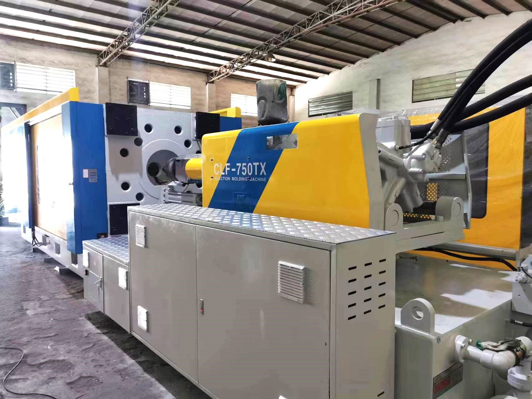 Taiwan CLF-750TX (750t Servo) used Plastic Injection Molding Machine ...