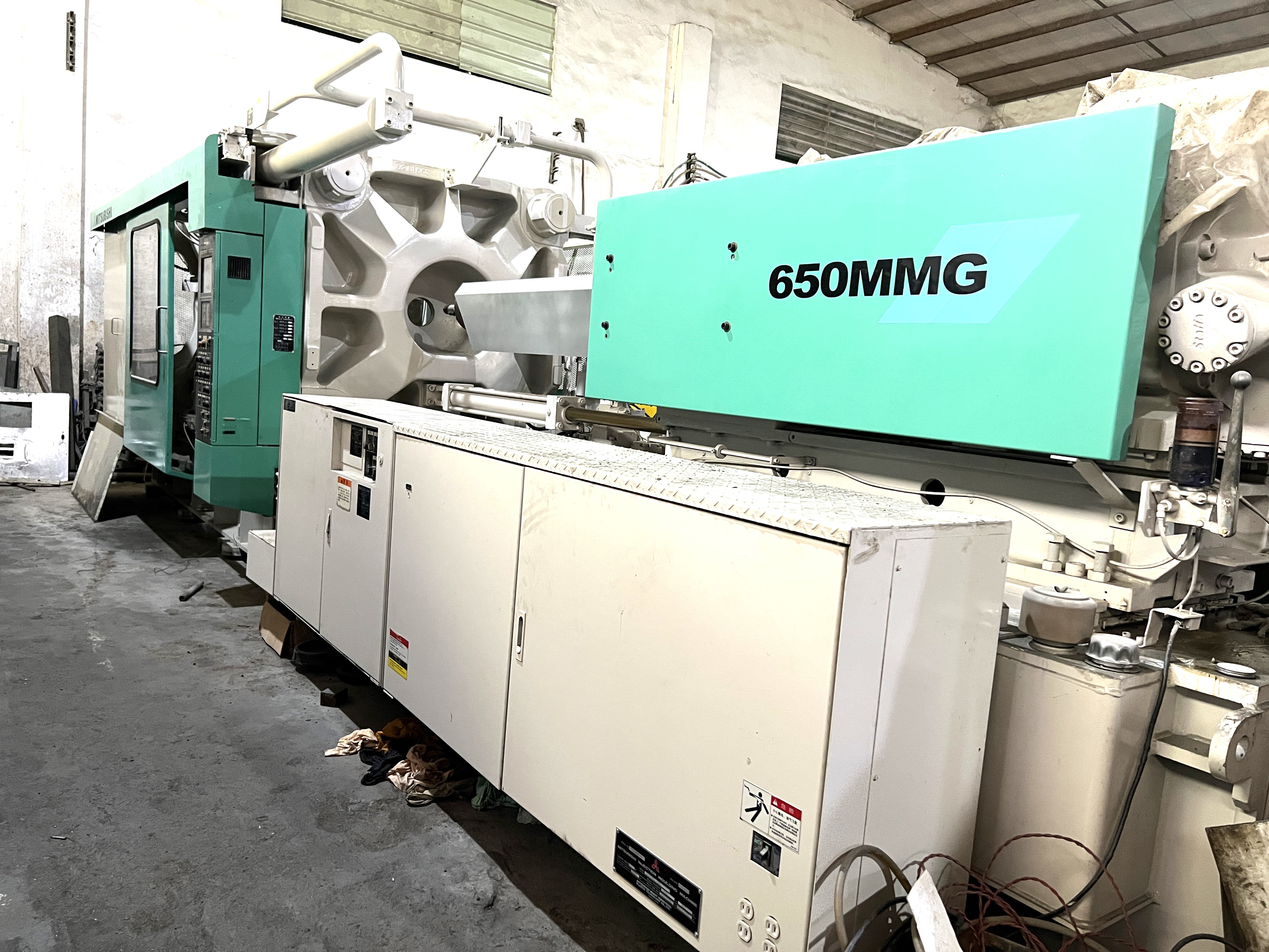 Japan Mitsubishi 650t (650MMG) used Plastic Injection Moulding Machine ...