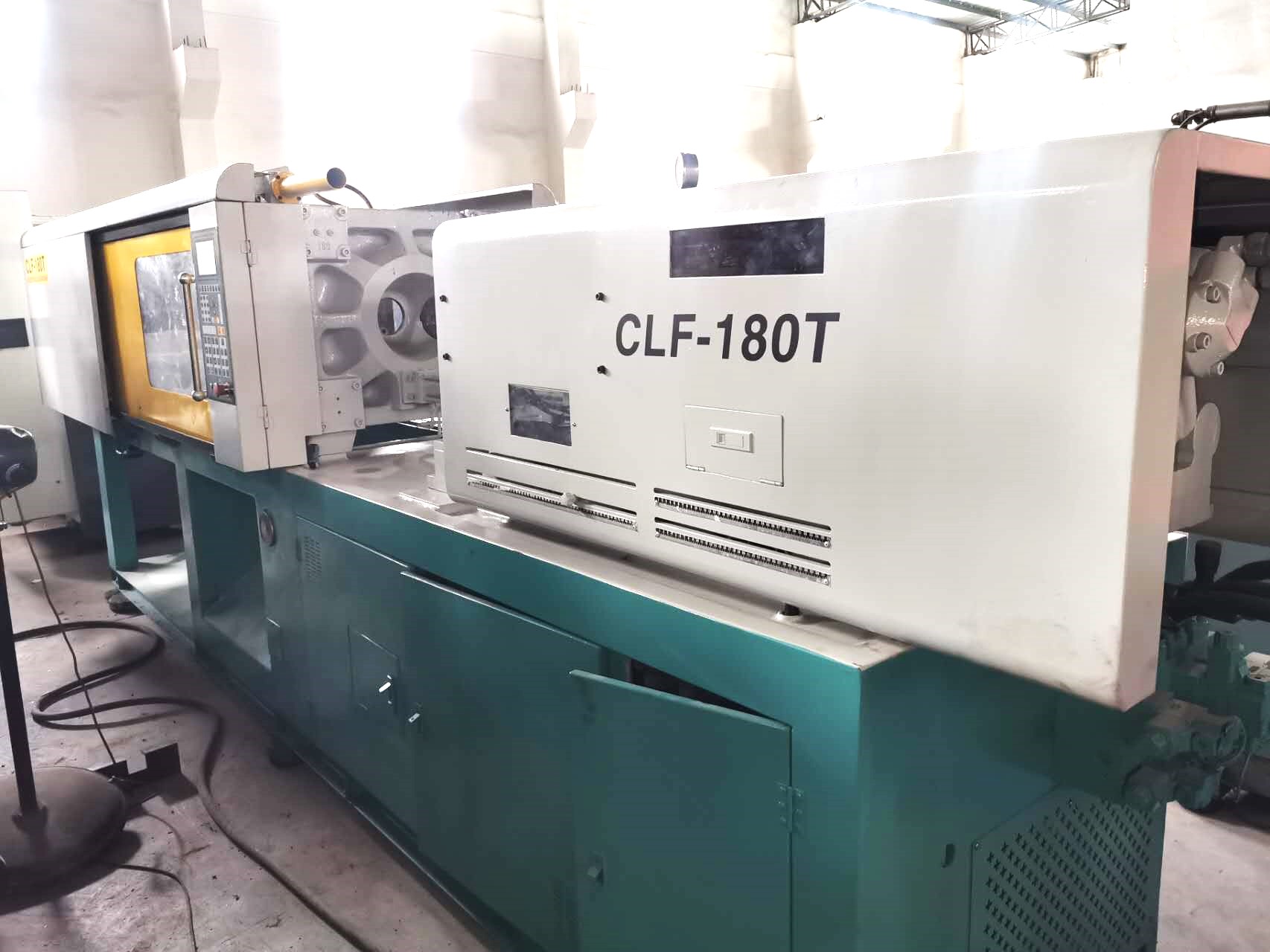 Taiwan CLF-180 (180t Servo) used Plastic Injection Molding Machine ...